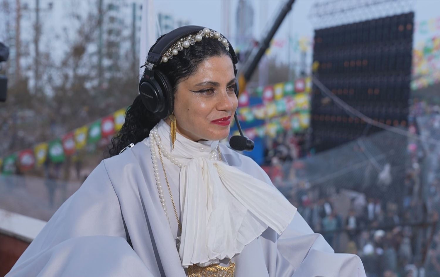 Emel Mathlouthi Kimdir? Tunuslu Şarkıcının Hayatı ve Şarkıları